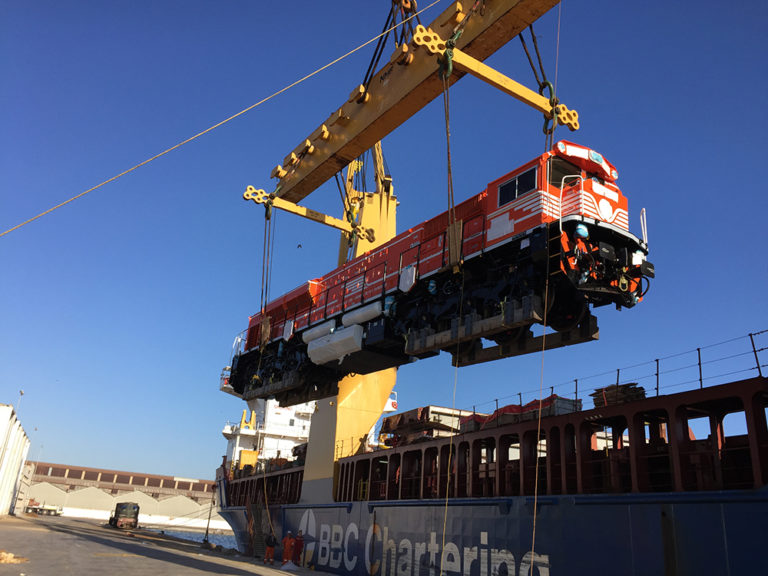 Delivery of 20 new EMD GT42AC locomotives to Tunisia - CIM Groupe